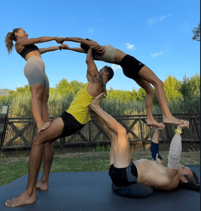 Acro Yoga: Akrobasi ve yoganın estetik buluşması