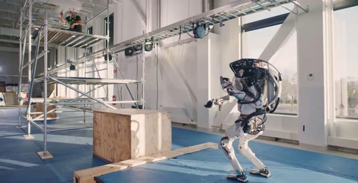 Boston Dynamics, Atlas robotun yeni yeteneklerini paylaştı
