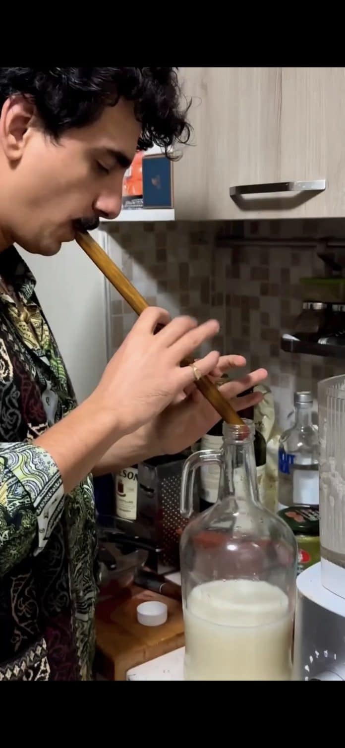 Aromalı Skeçler: Burak Ayaz ve Aroma Sketches