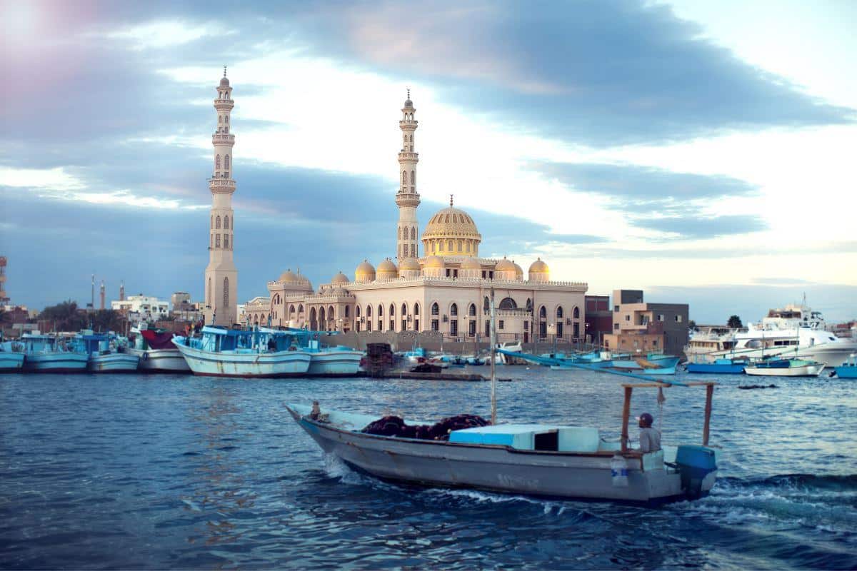 Egypt with its beautiful and ugly faces